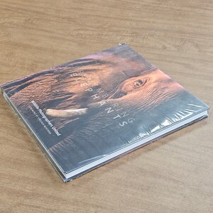 Book "remembering Elephants" Wildlife Photographers United. in Wrapper ...