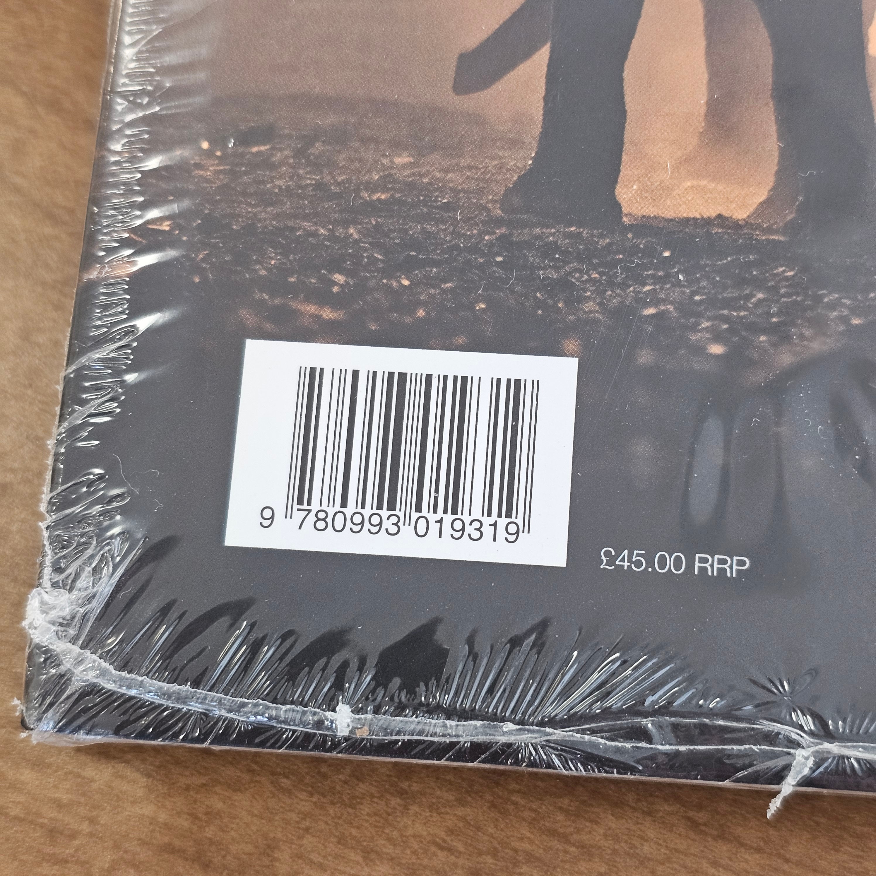 Book "remembering Elephants" Wildlife Photographers United. in Wrapper ...