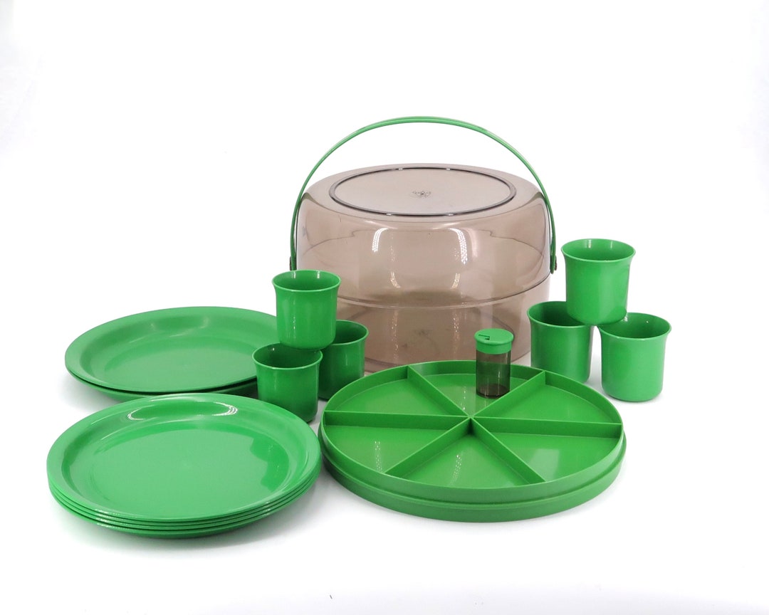 Green Plastic Picnic Set by Odia, 1970s / Basket, Plates, Space Age ...