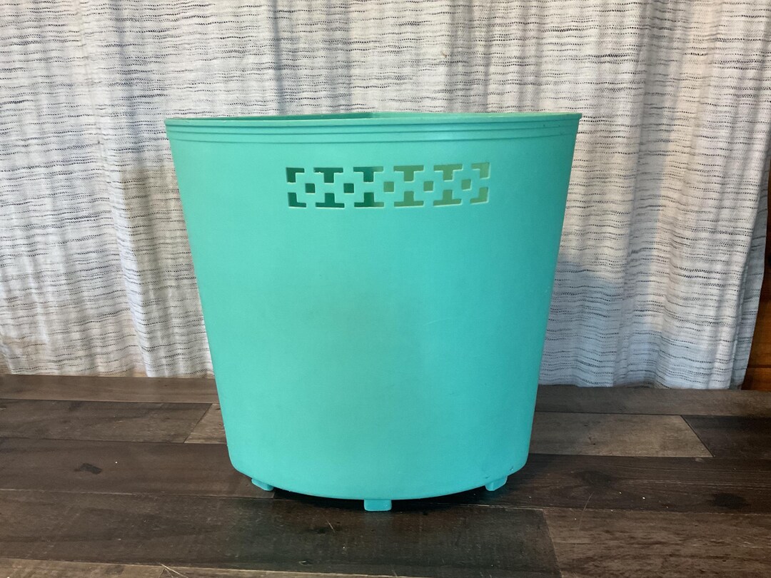 Vintage Sea Foam Green Waste Basket Corner Trash Basket Plastic Corner ...