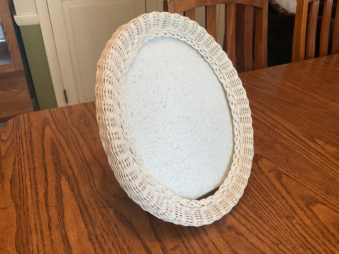 Vintage White Wicker Picture Frame Oval Picture Frame - Etsy