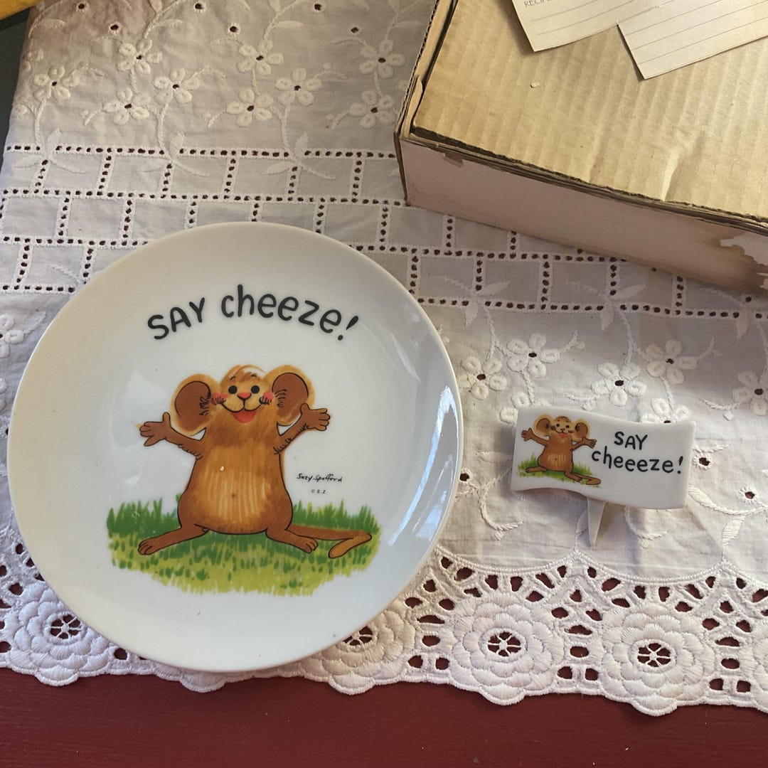 Vintage 8 Piece Cheese Plates and Cheese Markers Suzys Zoo 1976 - Etsy
