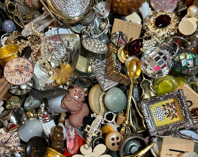 Magpie Mystery Jar Found Object Crow Collection Trinkets, Treasures ...