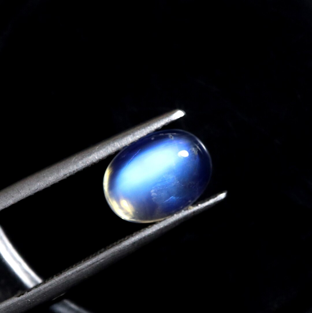 3.5 Cts Natural Top Grade Blue Sheen Moonstone Oval Shape Cabochon, 10 ...