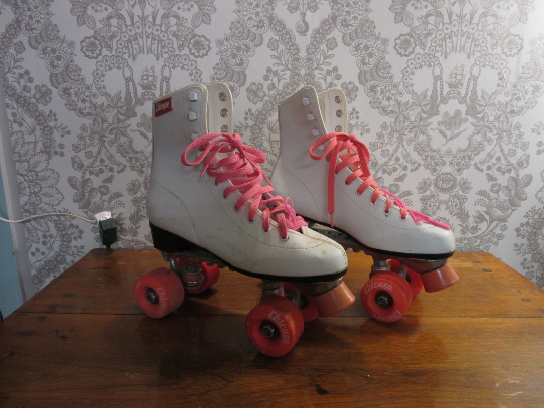 Vintage Chicago Ladies White Roller Skates With Pink Wheels and Laces ...