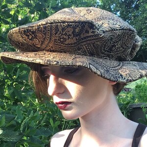 Paisley Black & Tan Tapestry Renaissance Flat Cap - Etsy