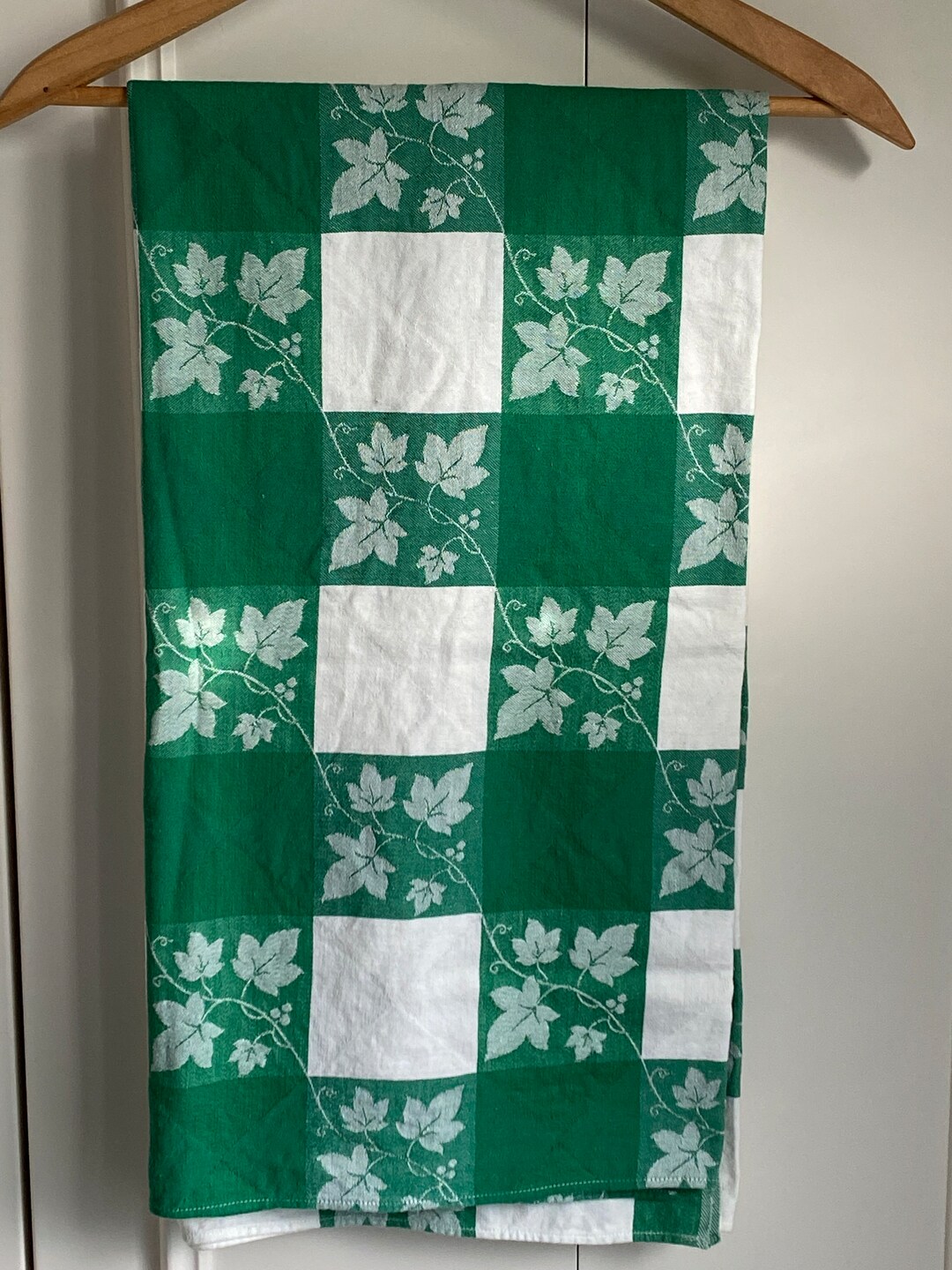 Vintage Green and White Ivy Cotton Brocade Tablecloth - 47" Square - Etsy