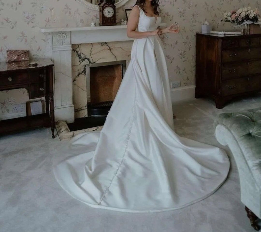 Preorder Handmade ANDROMEDA Wedding Dress Elegant Minimal Simple Satin ...