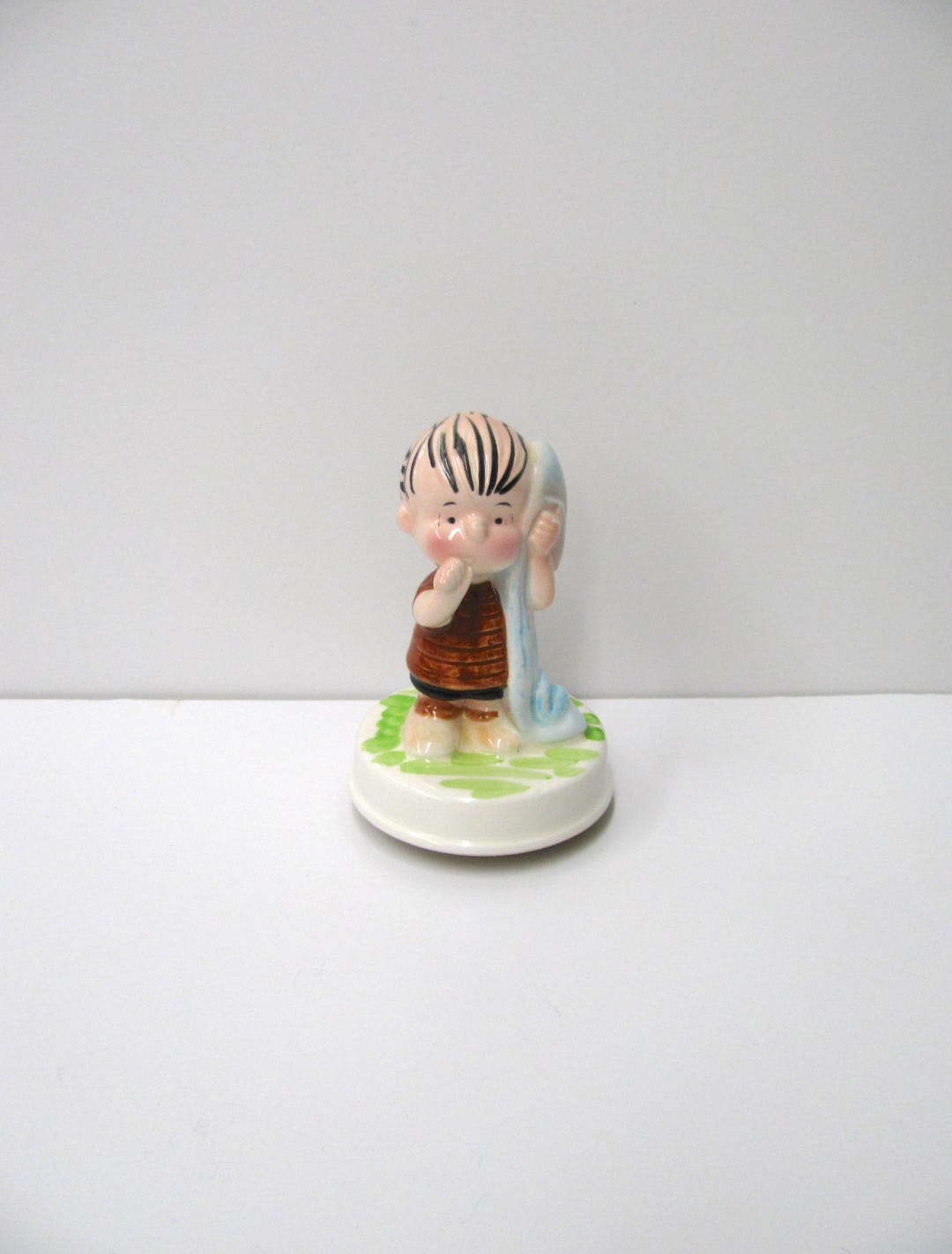 Vintage Peanuts Linus Music Box - Tie a Yellow Ribbon Round the Old Oak ...