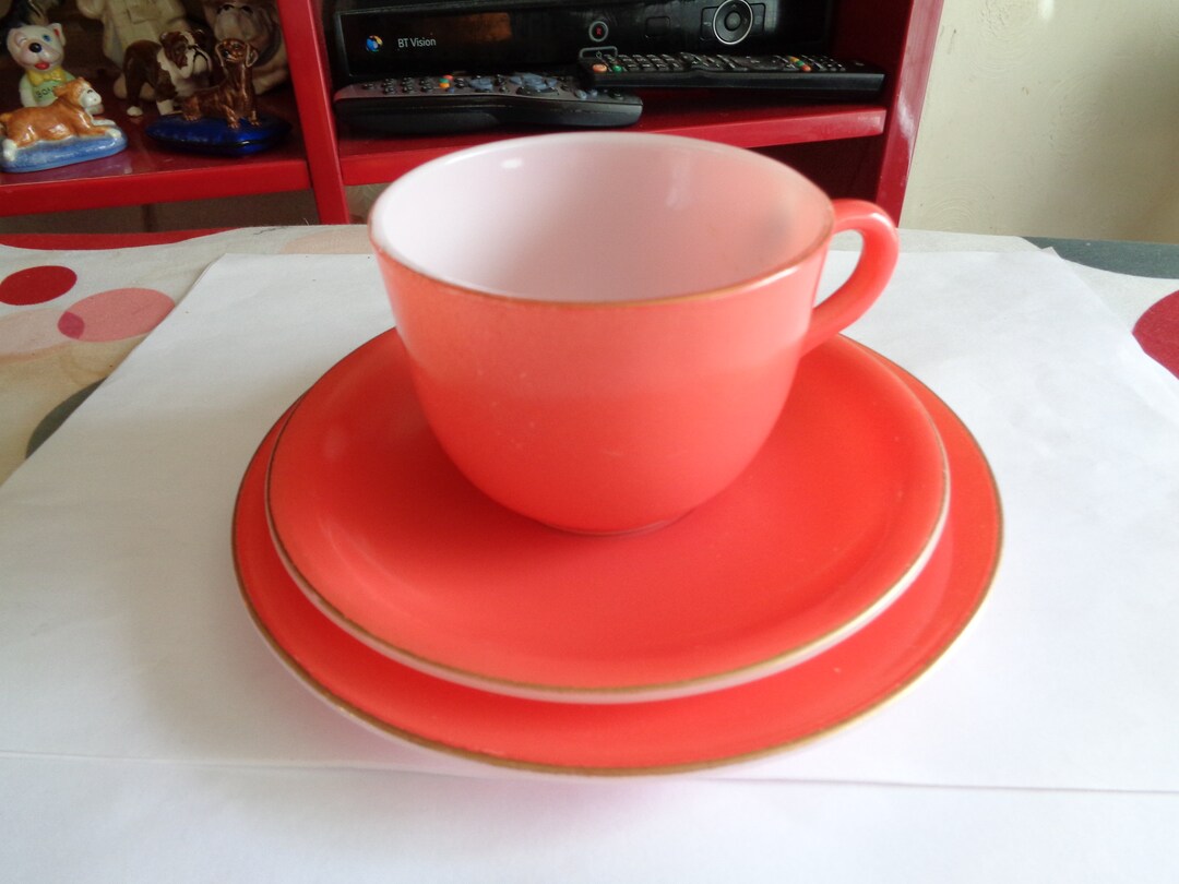 Vintage Pyrex Sprayware Red/white Trio - Etsy