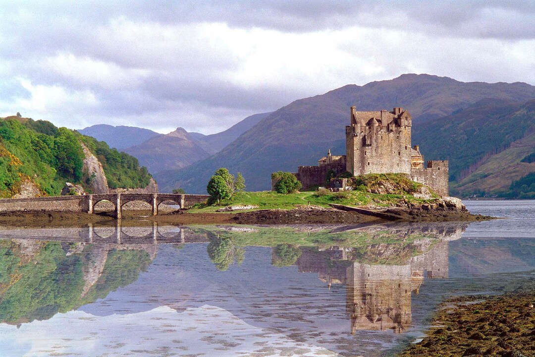 Three Giant A3 Posters, Eilean Donan Castle , House of Parliament and ...