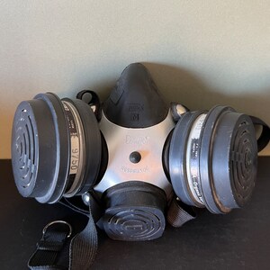 Vintage Face Mask Gas Mask Respirator - Comfo Half Mask Dual Cartridge ...