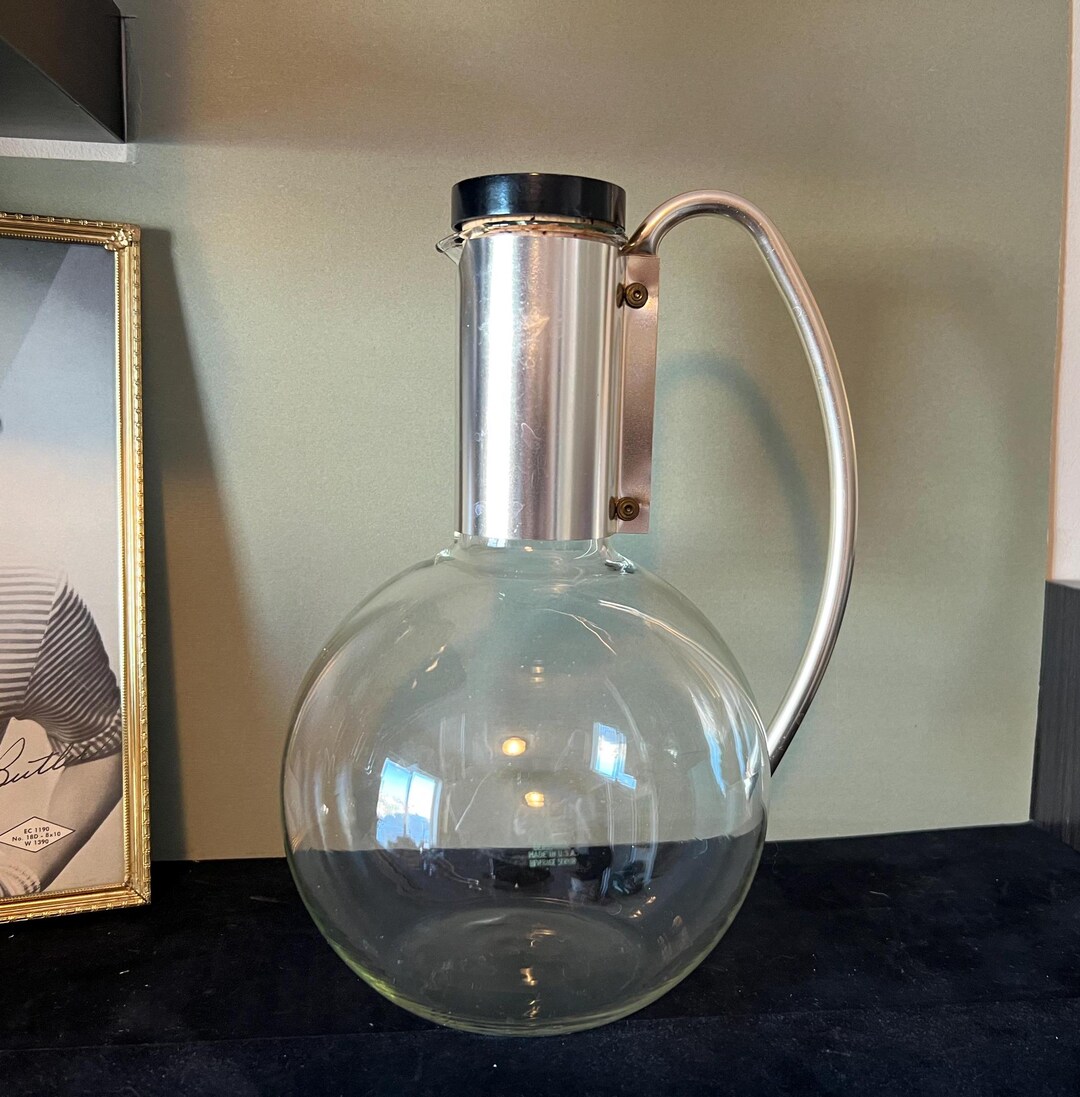 Vintage Round Globe Base Carafe - Pyrex Beverage Server - Atomic Era ...