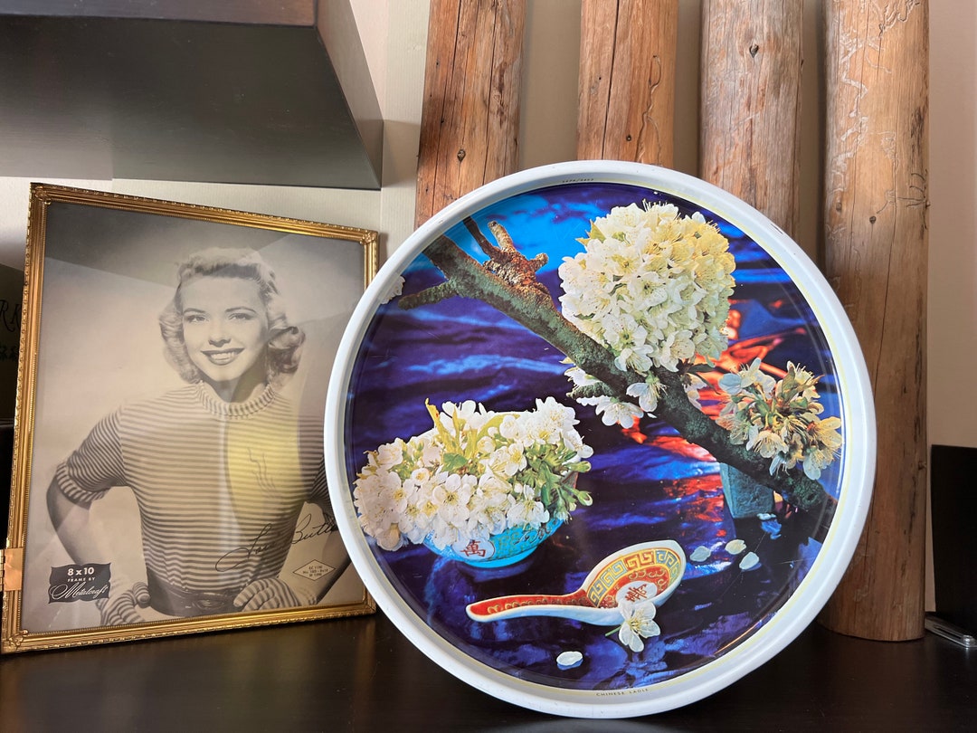 Vintage Large Round Chinese Dragon Themed Biscuit Tin - HUNTLEY, BOORNE ...