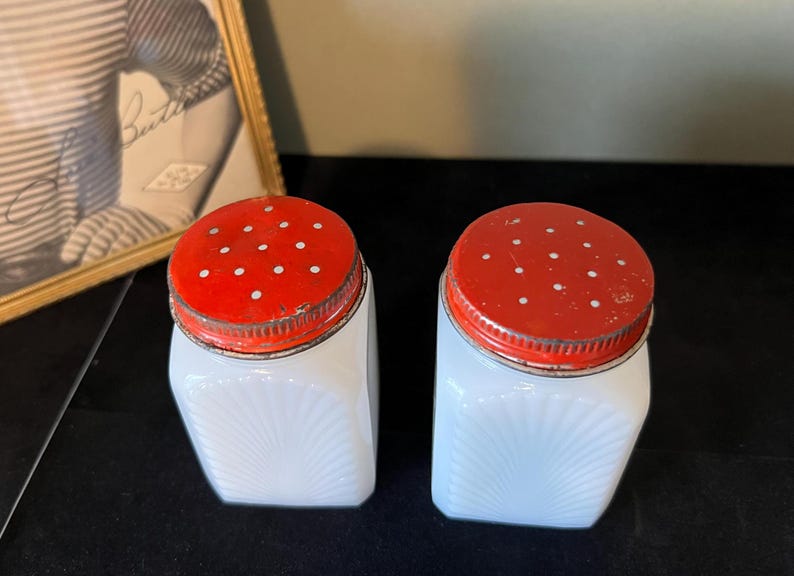 Vintage Milk Glass Salt and Pepper Shakers Art Deco Fan With Red Metal ...