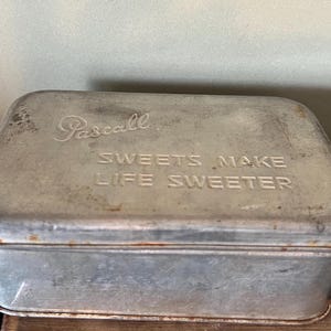 Pascall Sweets Make Life Sweeter Tin - 1940's Candy Tin - Vintage ...