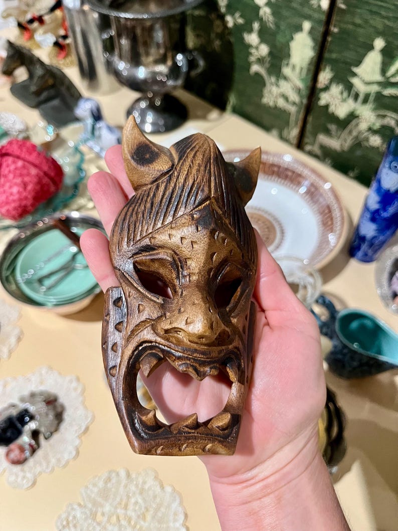 Small Vintage Monkey Pod Mask - Etsy