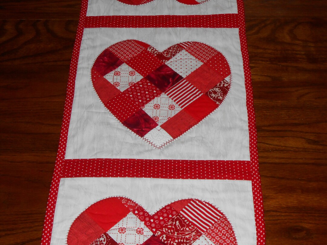 Heart Table Runner - Etsy