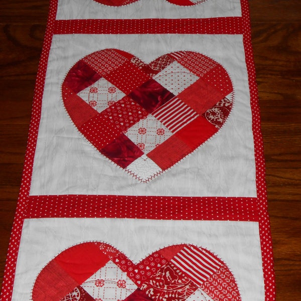 Heart Table Runner - Etsy