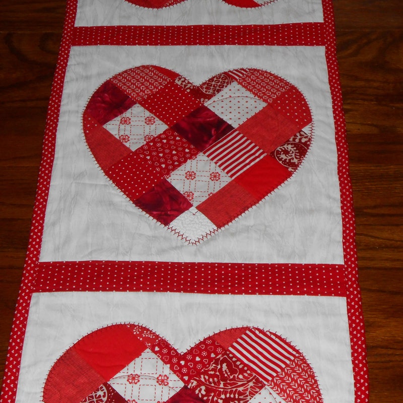 Heart Table Runner - Etsy
