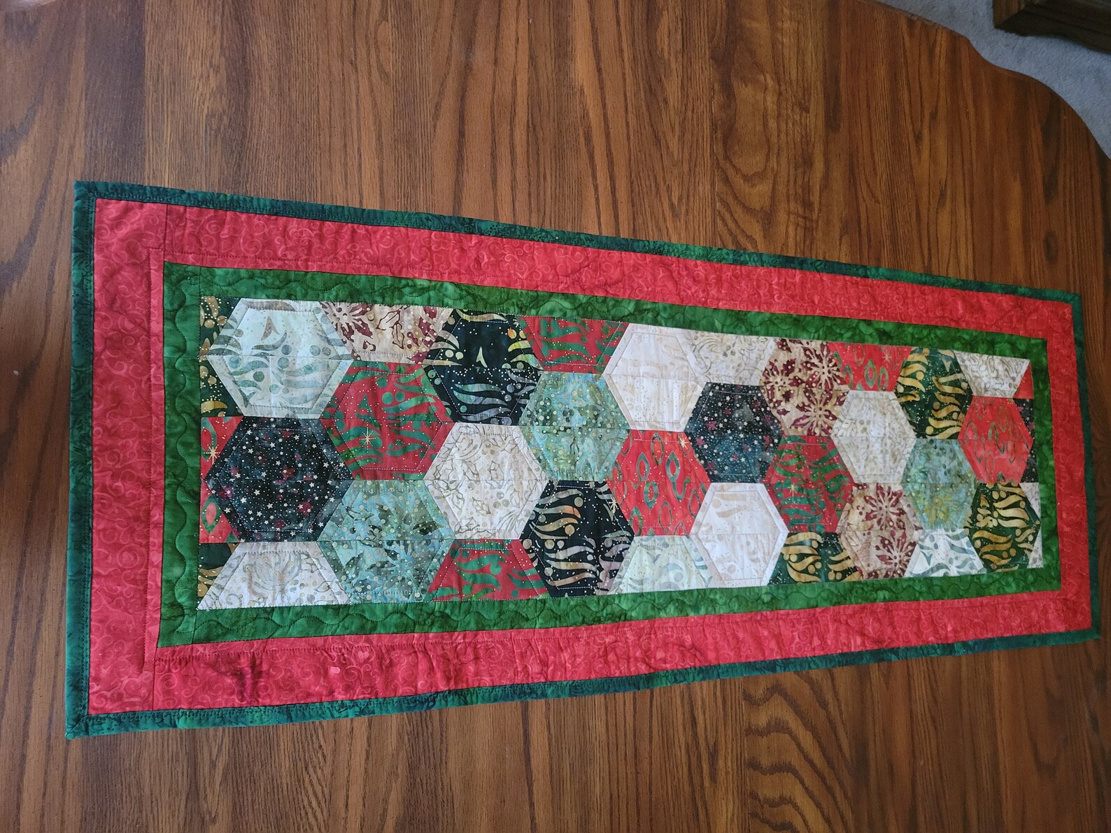 Holiday Hexagon Table Runner - Etsy