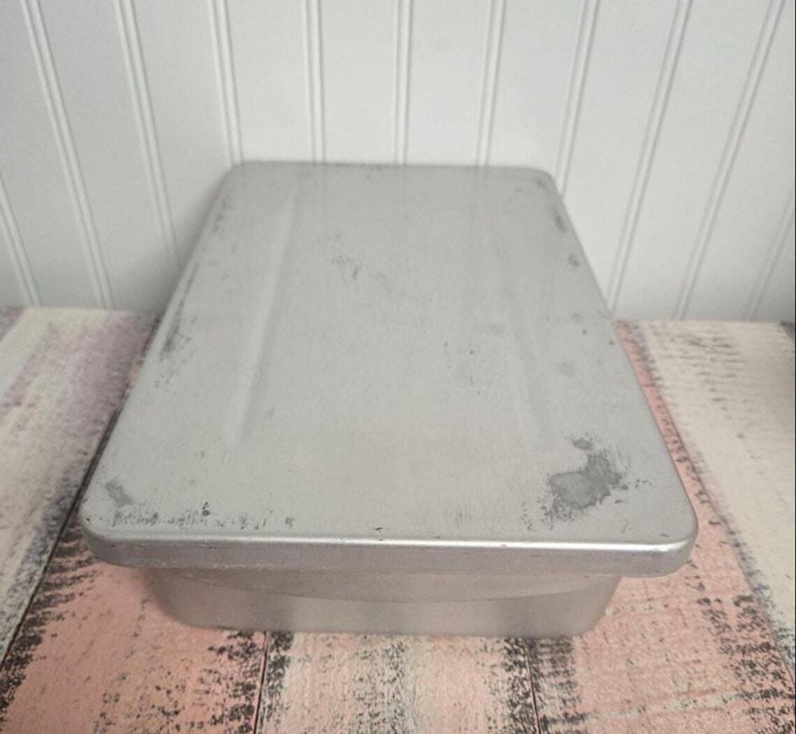 Vintage Aluminum Refrigerator Pan or Cake Baking Pan With Lid - Etsy