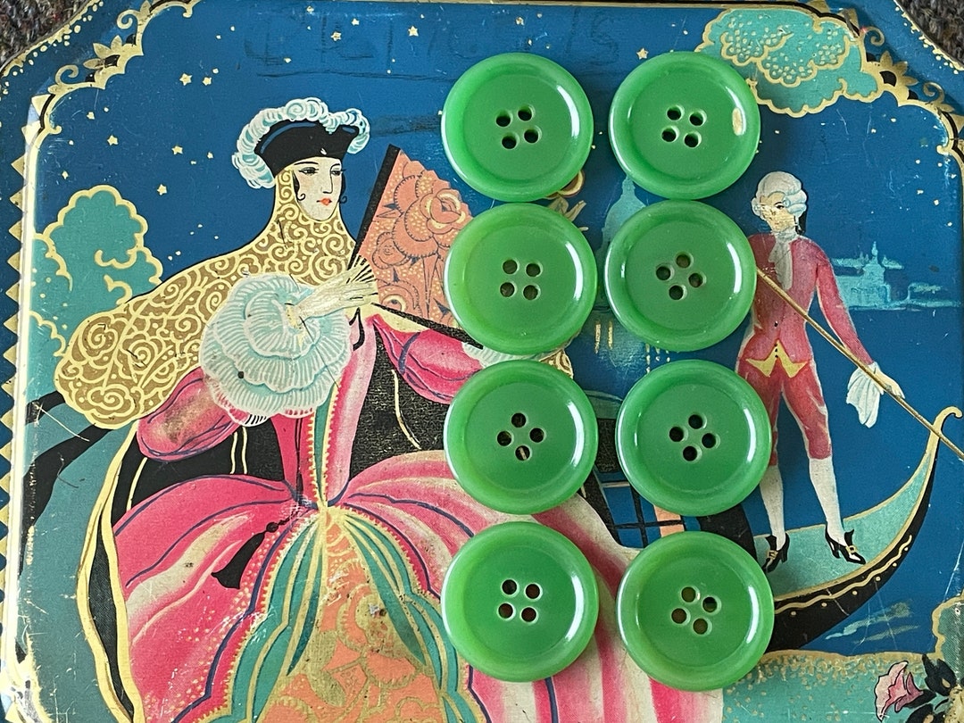 Vintage Large Green Buttons - Set of 8 - Etsy