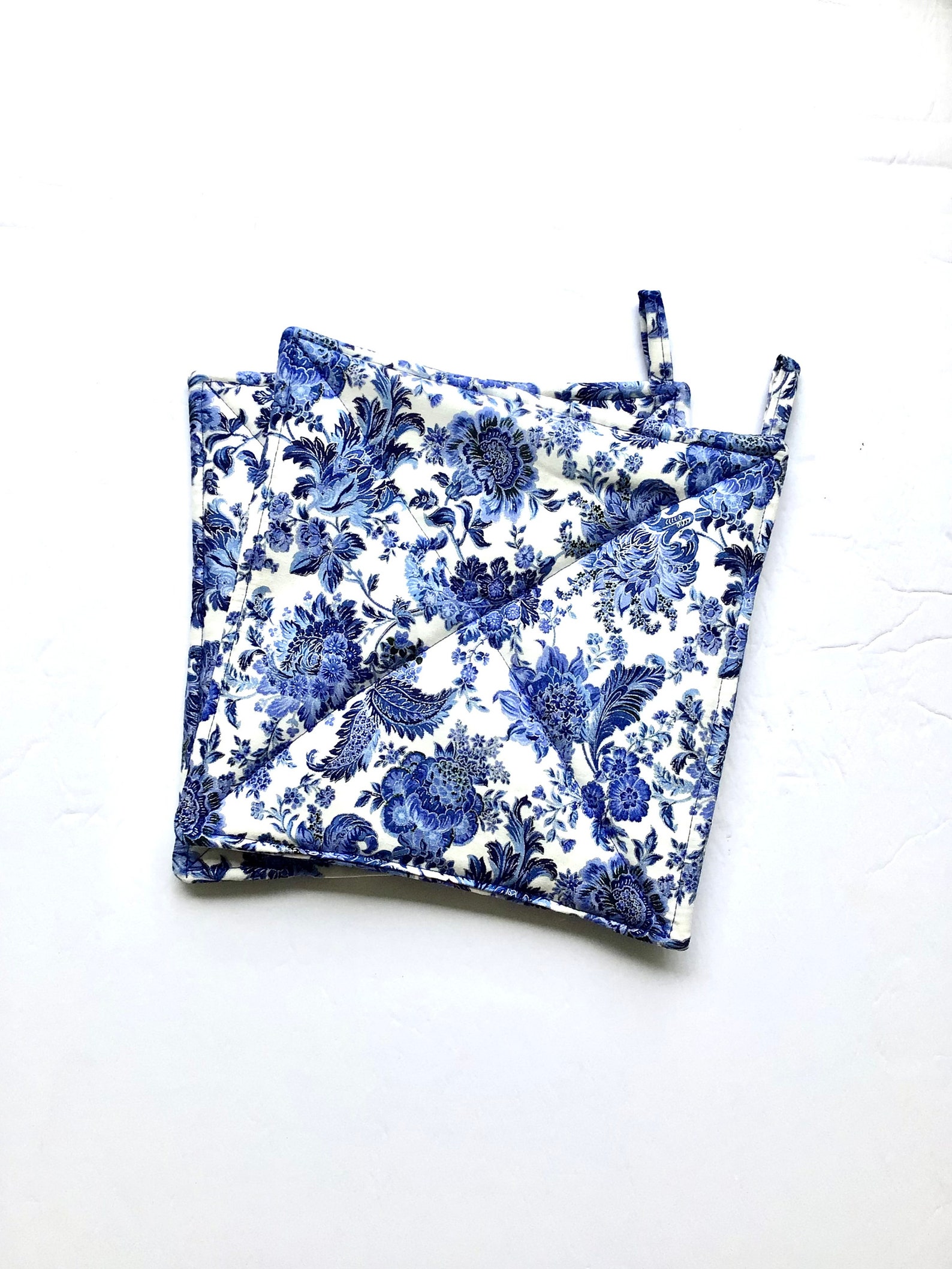 Blue and White Floral Potholder Set, Blue Flowers on a White Background ...