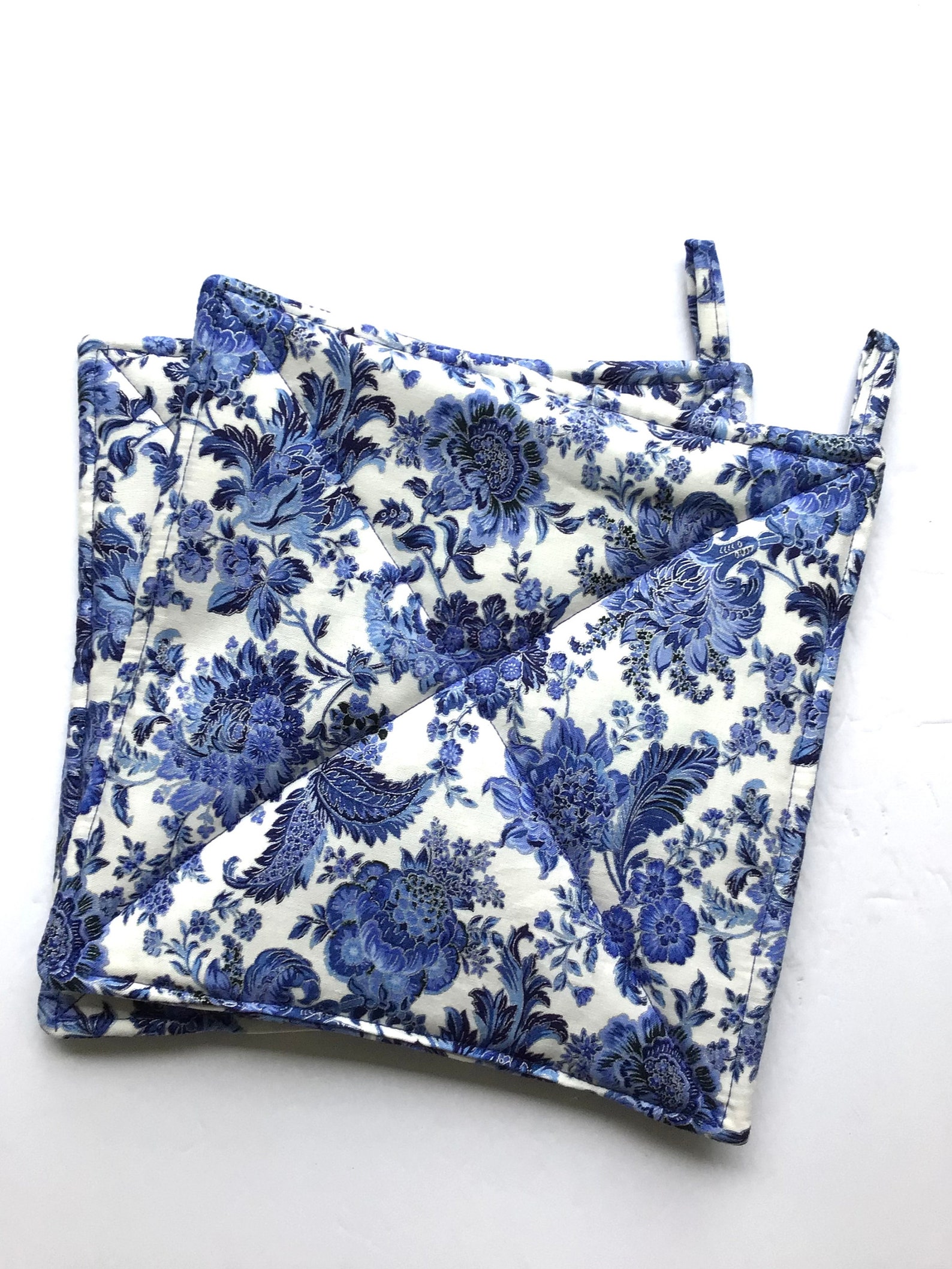 Blue and White Floral Potholder Set, Blue Flowers on a White Background ...