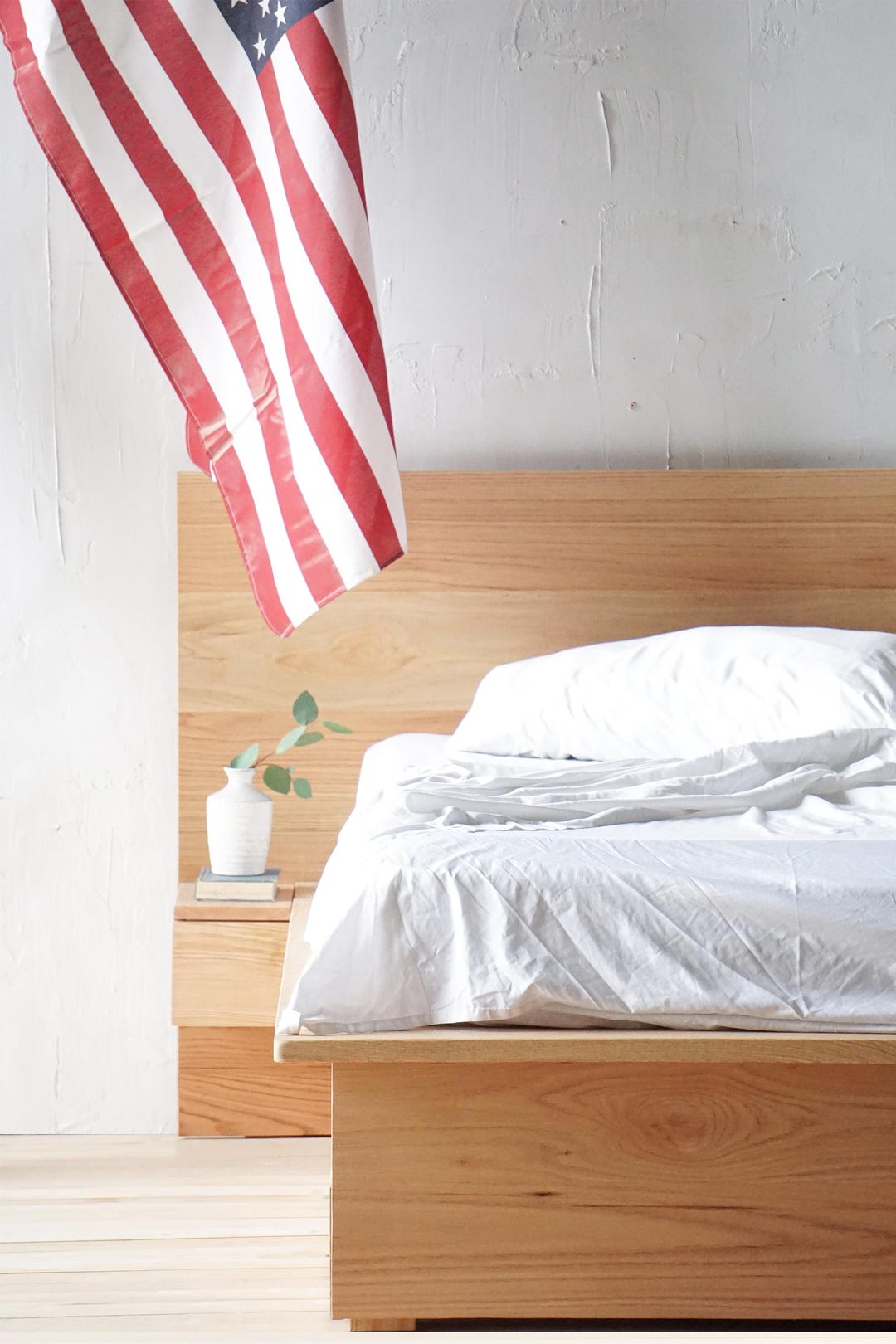 The Dakota and Bluff - Handmade Solid Wood Floating Platform Bed ...