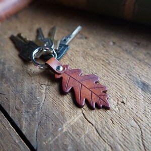 Oak Leaf Leather Keychain Browns / Gift Ideas / Cute Cottagecore Key ...
