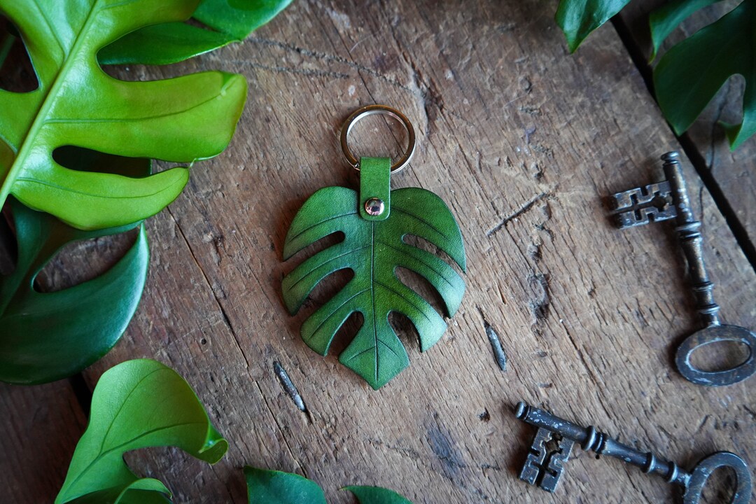 Monstera Leaf Leather Keychain Large / Gift Ideas / Cute Key ...