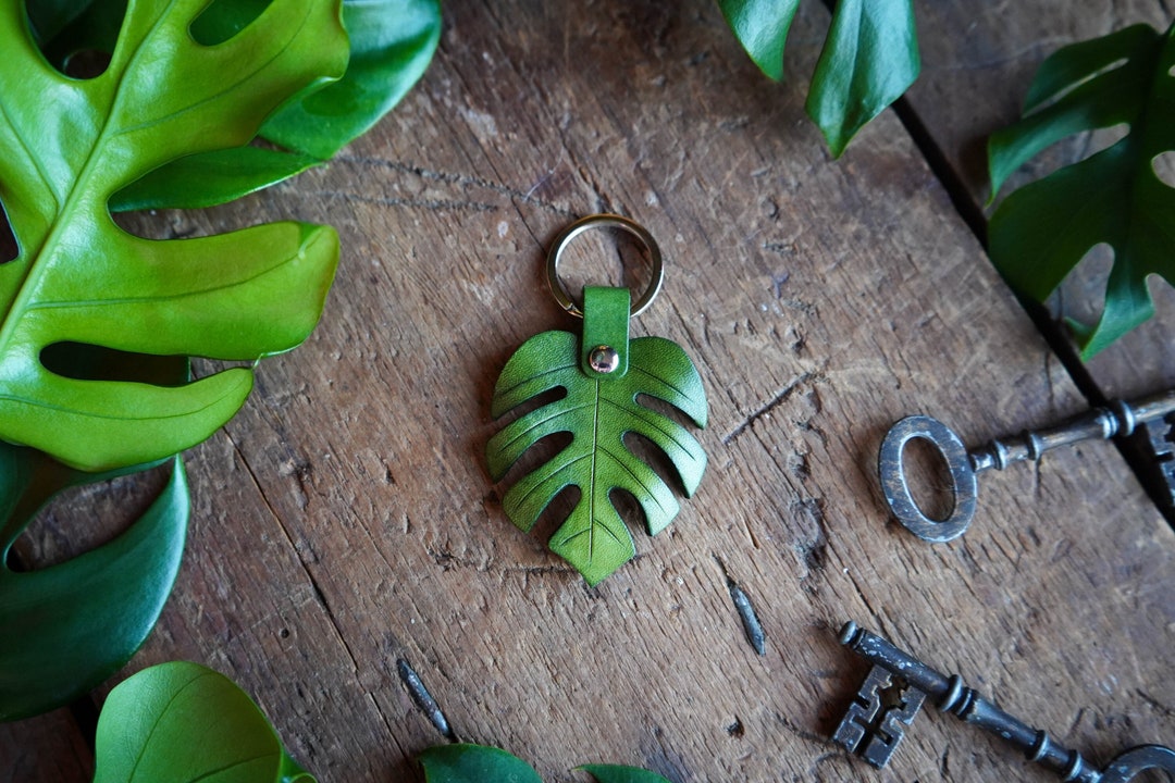 Monstera Leaf Leather Keychain Small / Gift Ideas / Cute Boho Key ...