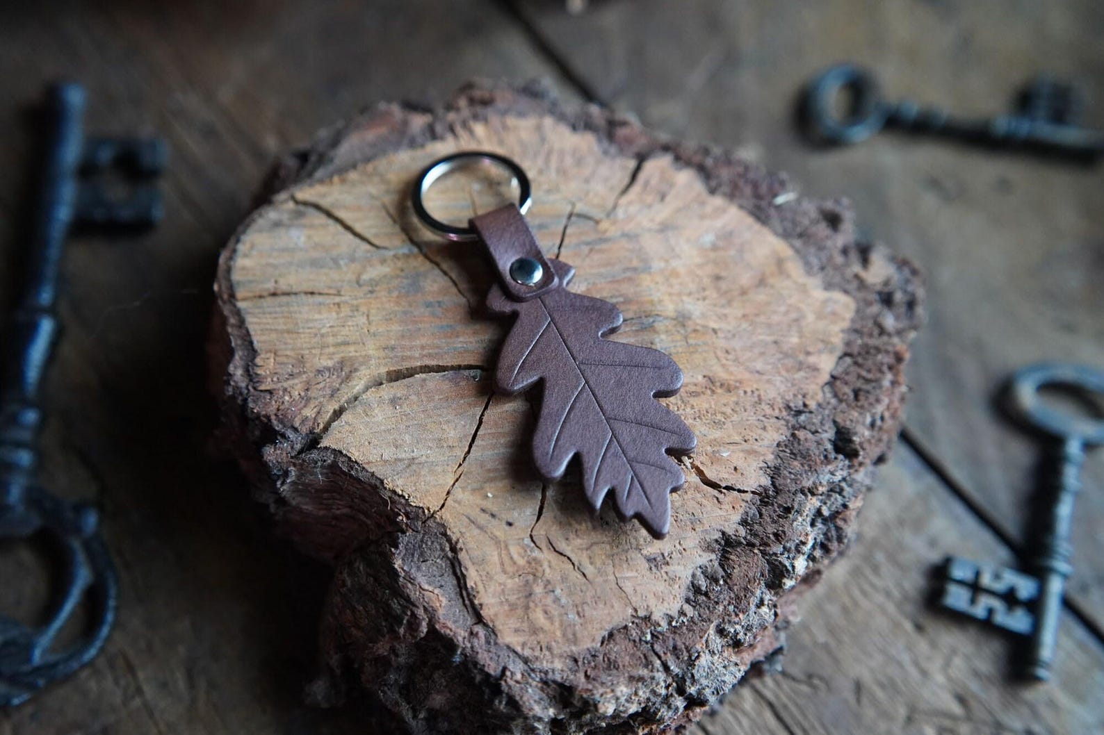 Oak Leaf Leather Keychain Browns / Gift Ideas / Cute Cottagecore Key ...