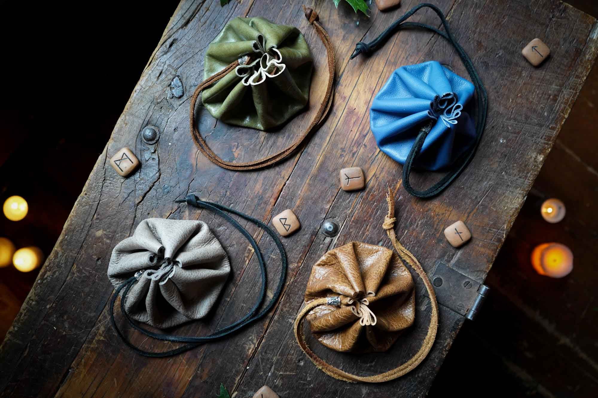 Rune Casting Pouch Leather Bag & Casting Cloth Norse - Etsy Canada