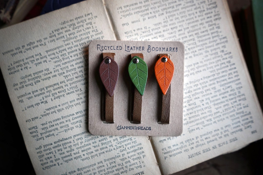 CUSTOM Leather Bookmark GIFT SET / Handcrafted Leaf Book Accessories ...