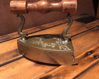 Antique steam iron - fetivp