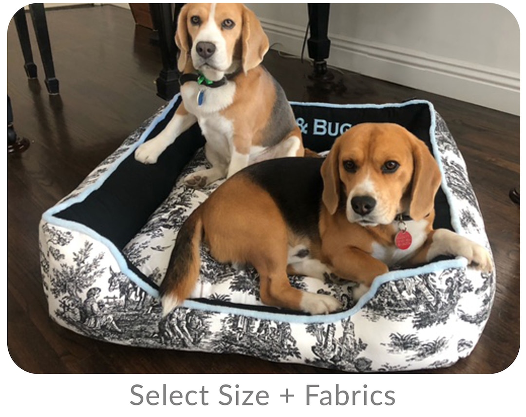 Large Toile Dog Bed, Custom Puppy Beds, Personalized With Name, Beagles ...