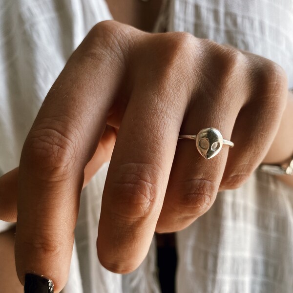 Alien Ring - Etsy