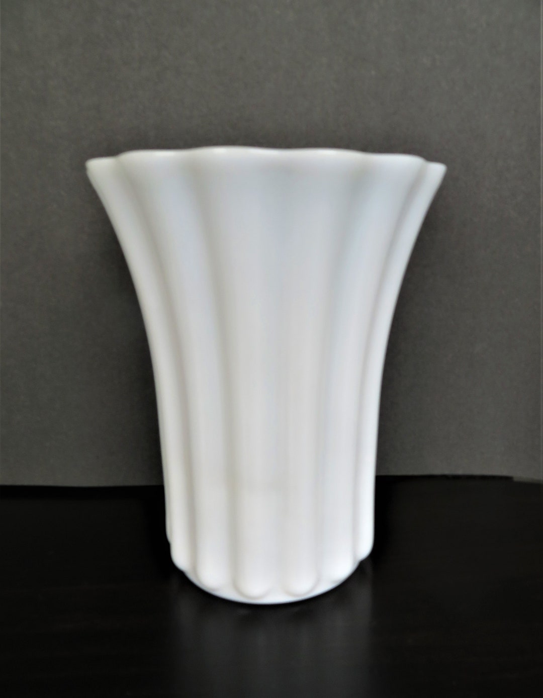 Large Fluted White Milk Glass Vase Modern Style Ribbed Pattern Wedding ...