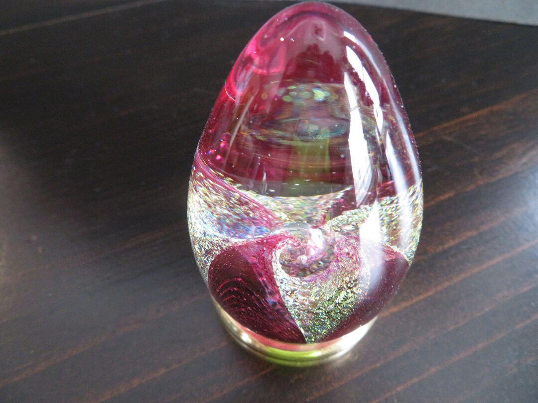 Ruby Glass Paperweight Dichroic Egg Shape With Stand Metallic Magic ...