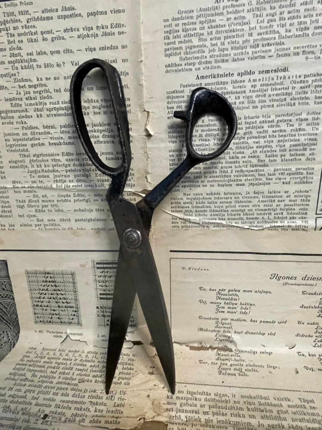 Vintage Rusty Tailor's Scissors - Etsy