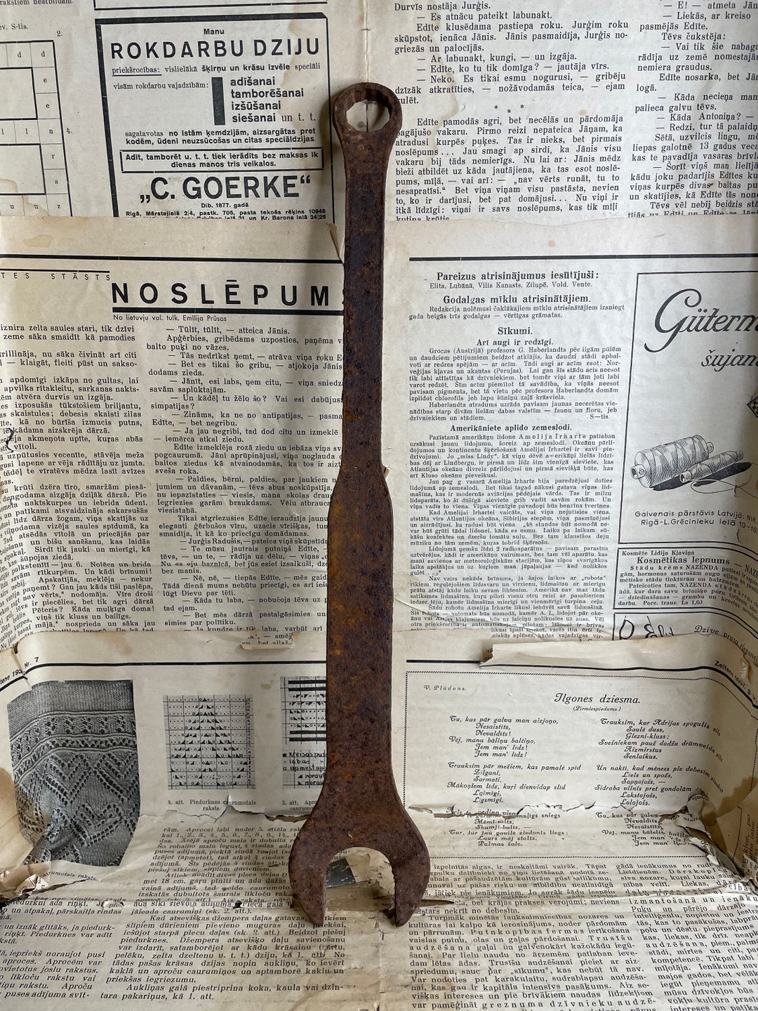 Vintage Rusty Wrench. A Long Old Wrench. - Etsy