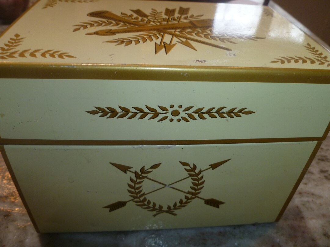 Vintage Metal Recipe Box With Recipes - Etsy