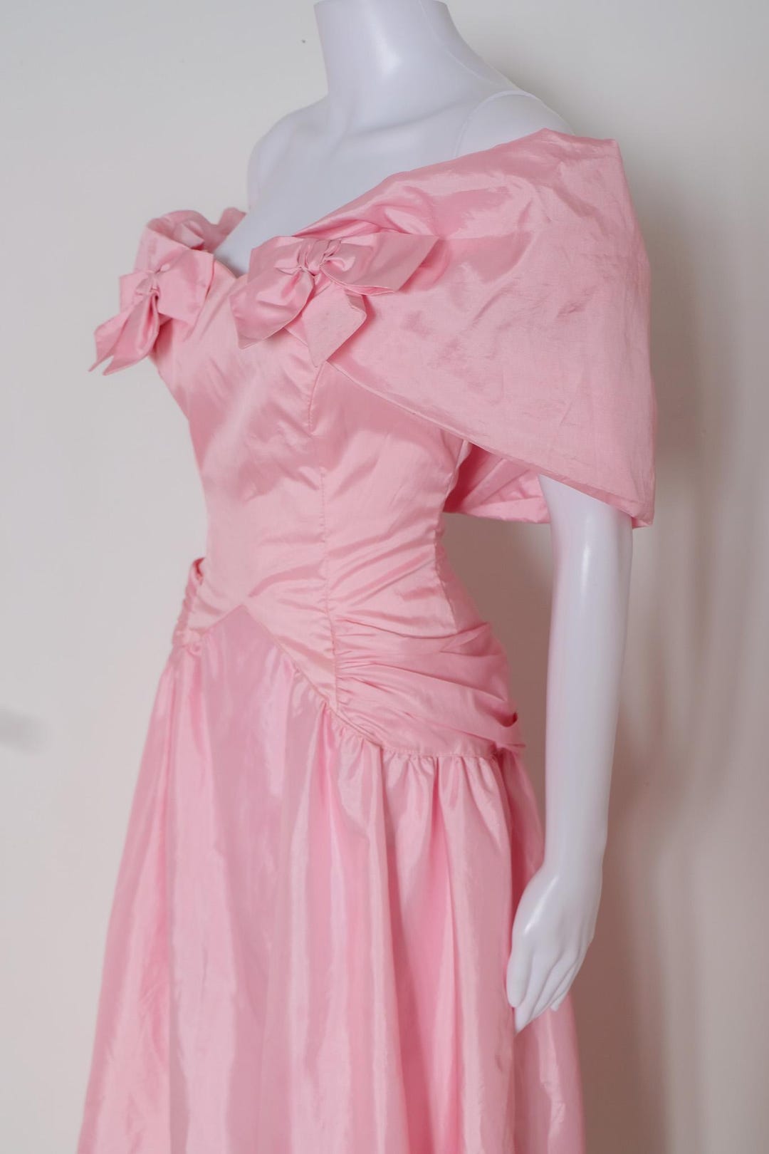 1980's Vintage Powder Pink Prom Gown off the Shoulder With Bows ...