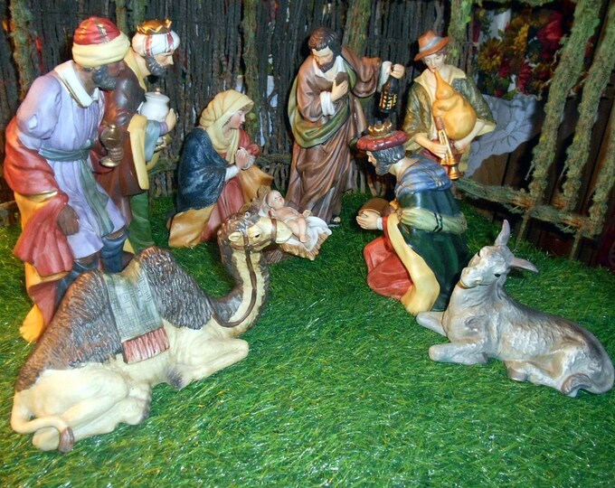 Gorgeous Vintage Hand Painted Porcelain Bisque Nativity, Beautifully ...