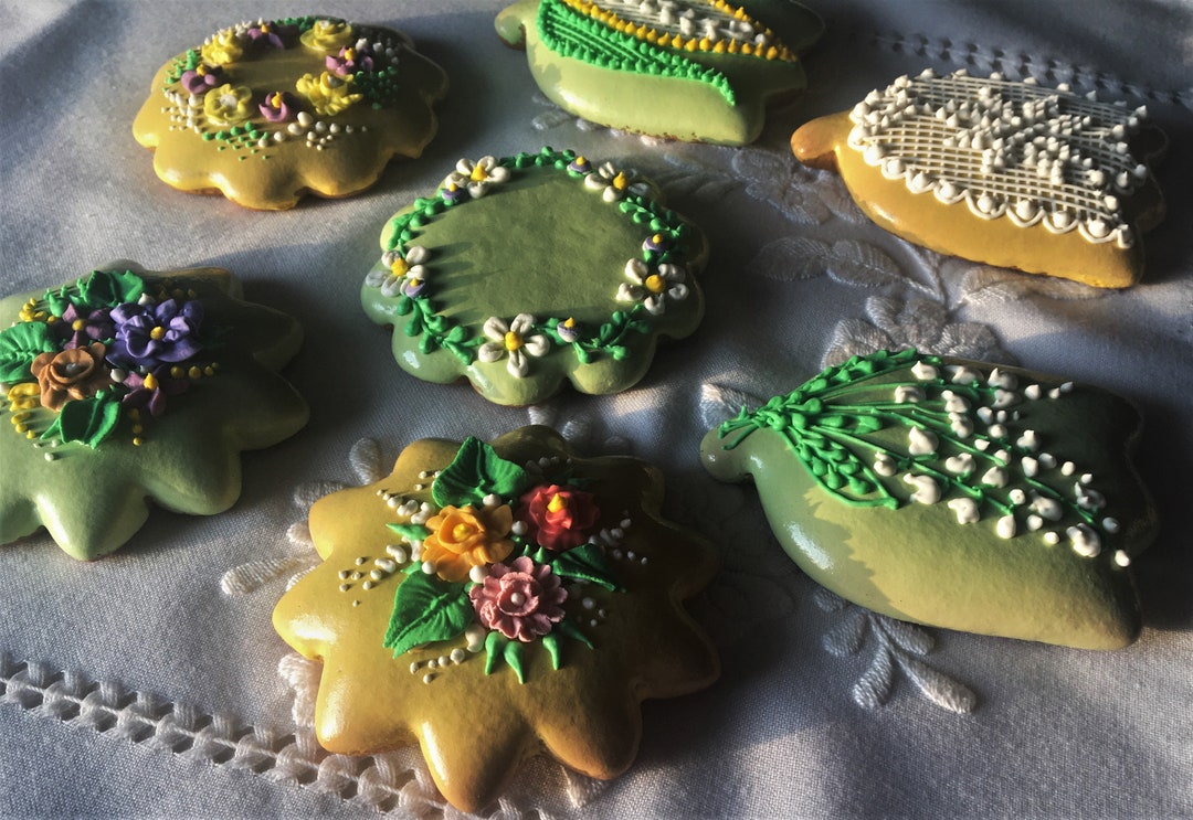 SWEET FLOWERS Icing Decorated Hungarian Gingerbread Cookies (6 Pieces ...