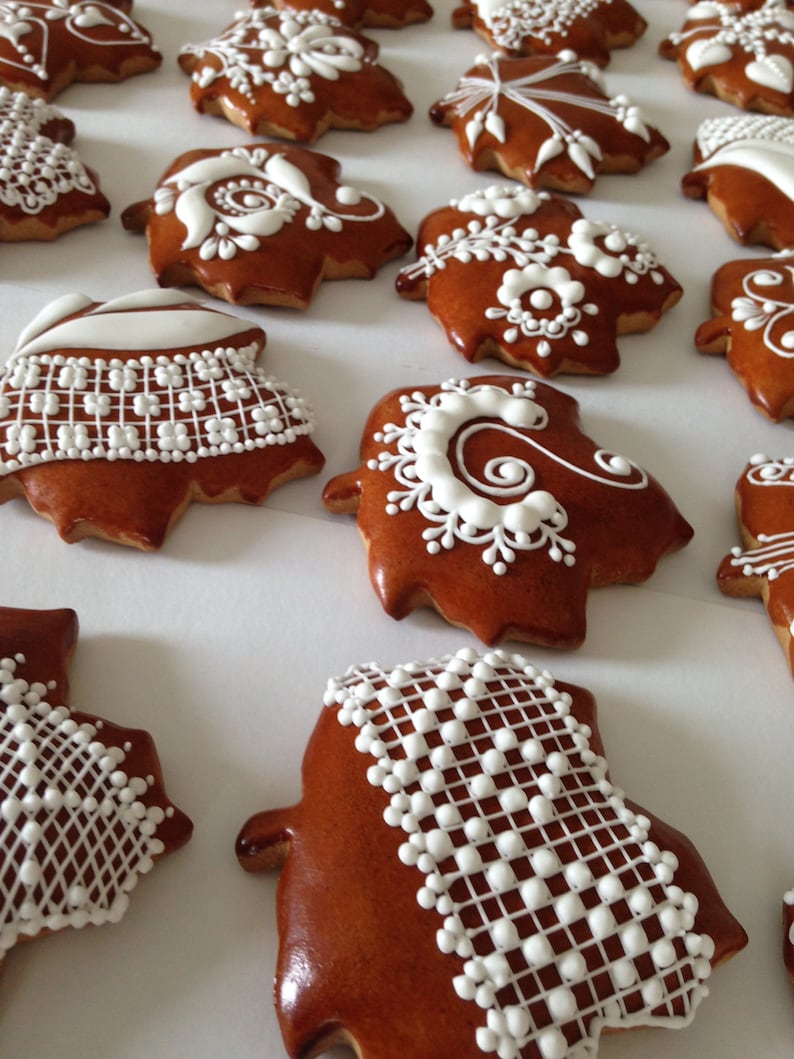Hungarian Gingerbread Leaves Icing Lace Decorated Cookies 6 | Etsy