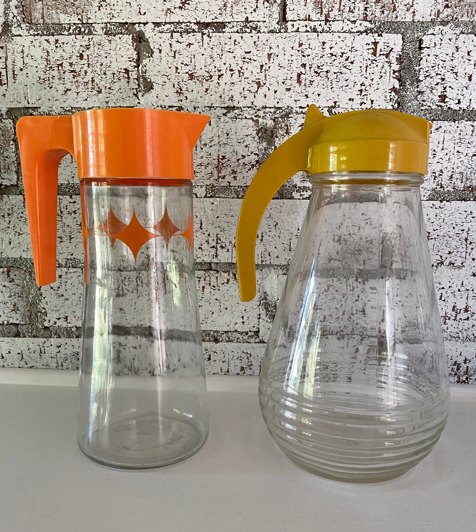 Mid Century Set of 2 Anchor Hocking Glass Pitchers-vintage - Etsy