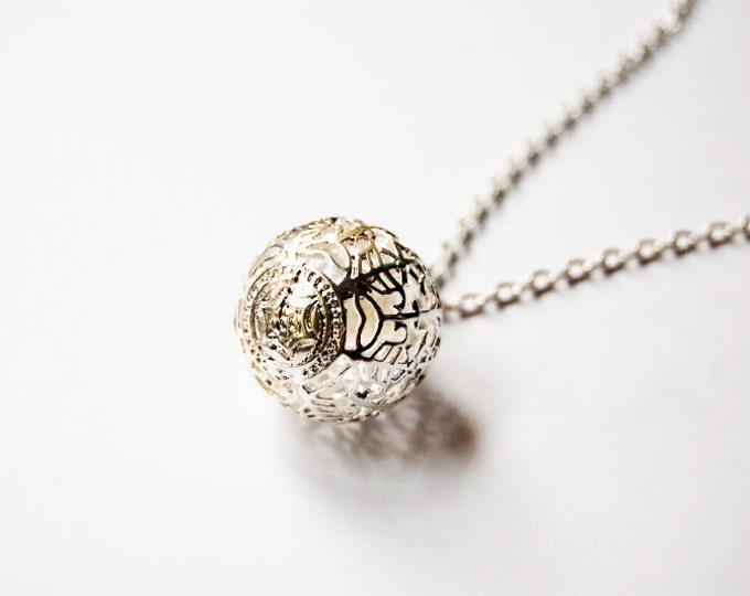 Tannis Root Pendant Necklace Replica - From Roman Polanski's "rosemary ...